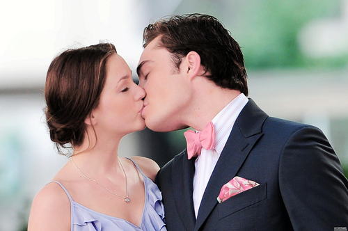blair, chuck bass and gossip girl - image #112072 on Favim.com